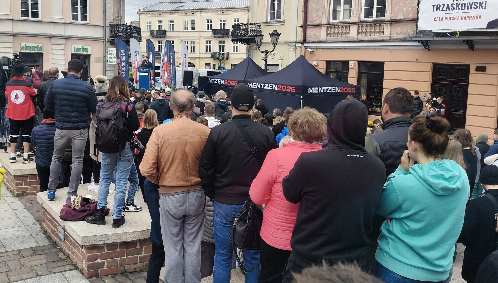 Tłumy na sobotnim spotkaniu w Piotrkowie z kandydatem na prezydenta RP Sławomirem Mentzenem ...